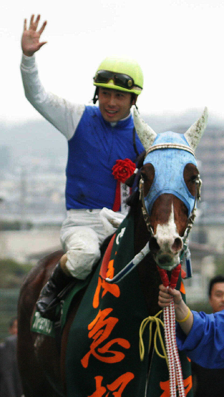 松永幹夫騎手～競馬の神様に愛された男がラストデーをド派手に飾った | 鈴木正のKEIBA愛 | UMATO